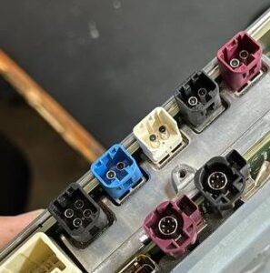 Tesla、HW4.0がリークされる!カメラが11個となりフロントに3つのカメラを搭載か - NewsCoffee